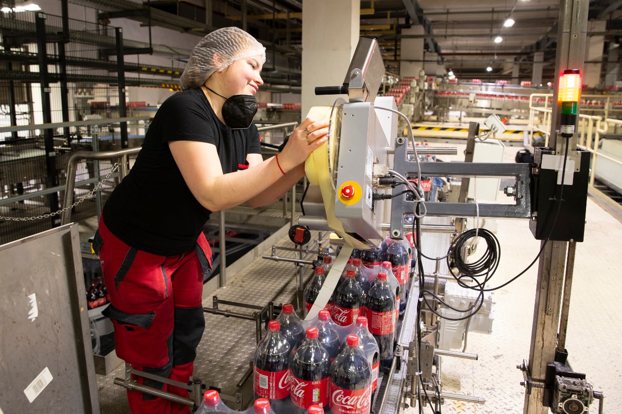 Coca-Cola HBC Česko a Slovensko zvyšuje mzdy zamestnancov – priemerný ...
